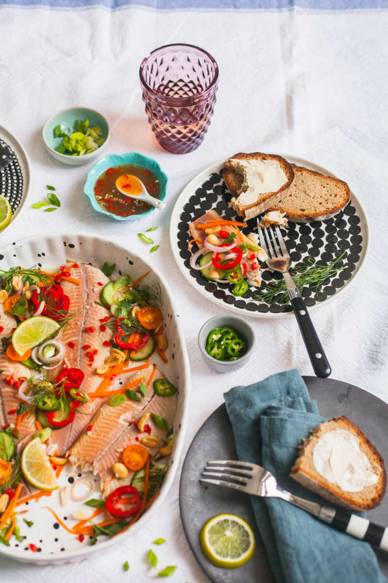 Bach-Saibling „Nuoc Cham“ in würzigem vietnamesischem Dressing ...