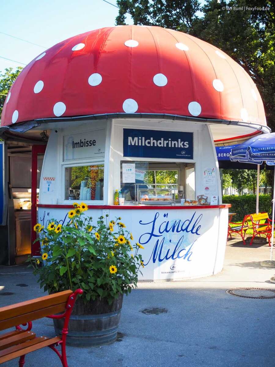 Kultiger Snack: Eiersemmel mit Bananen-Shake beim Milchpilz in Bregenz ...